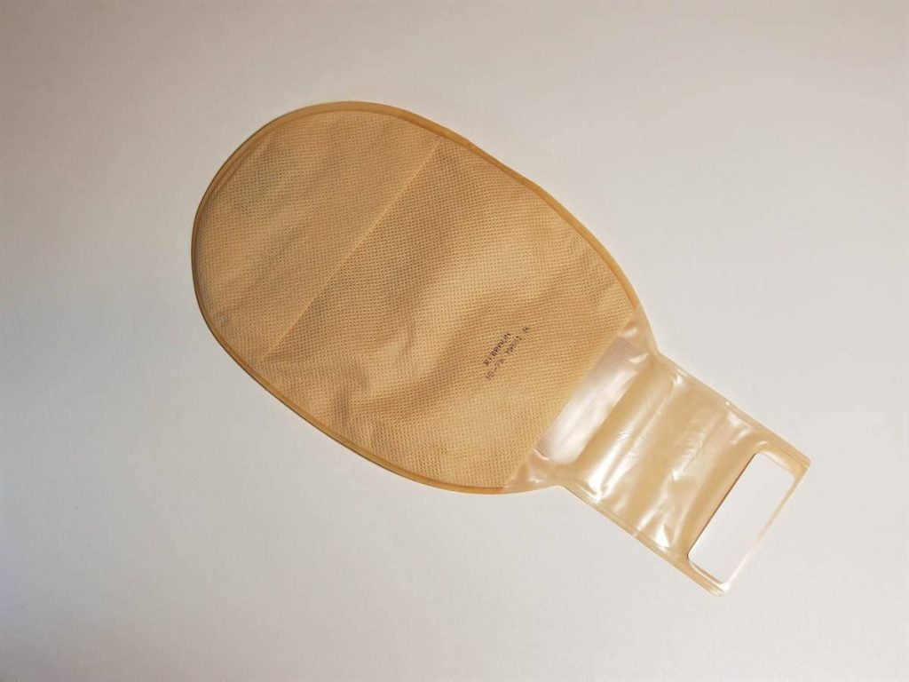B. Braun Flexima 1-piece Drainable Ostomy Bag : REVIEW (w/ video ...